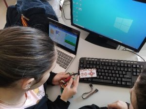Programación con simulador TinkerCad - Code INTEF