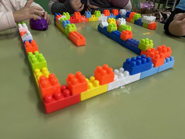 Laberintos con bloques para robots de suelo - Code INTEF